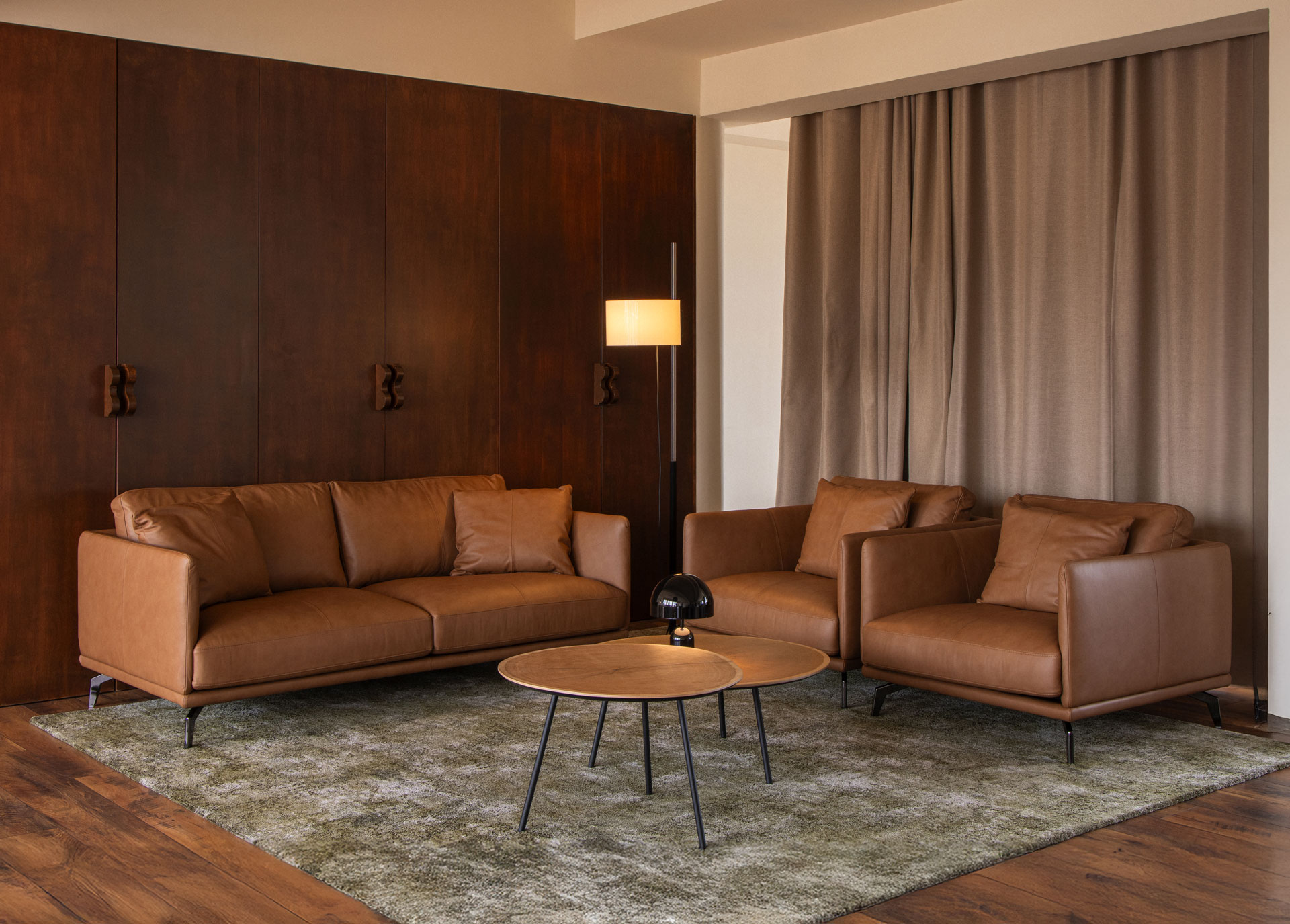 Nikka: Un sofá de piel que embellece con el paso del tiempo - Pilma - Muebles de diseño y ...